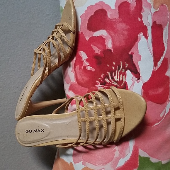 Gomax | Shoes | Gomax Nude Strappy Sandal Size 75 | Poshmark